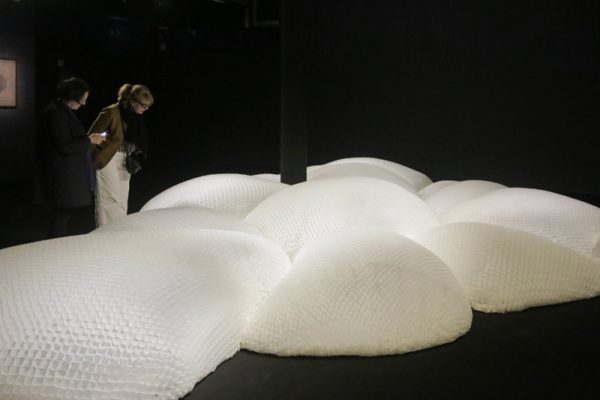 Emilie Faïf, scénographe plasticienne, sculpture textile éco ...