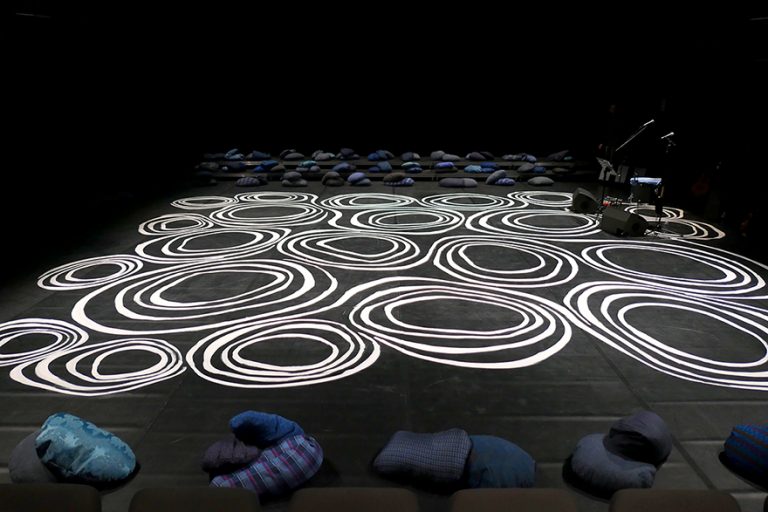 Emilie Faïf, scénographe plasticienne, sculpture textile éco ...