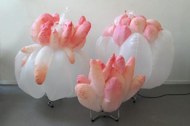 Emilie Faïf, scénographe plasticienne, sculpture textile éco ...