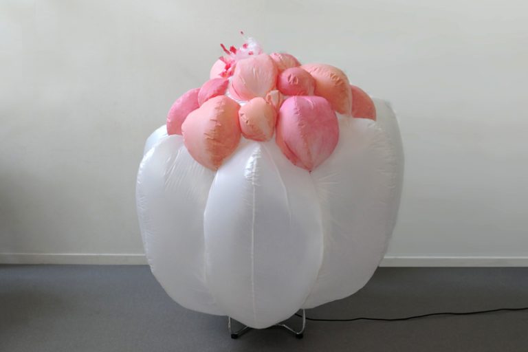 Emilie Faïf, scénographe plasticienne, sculpture textile éco ...