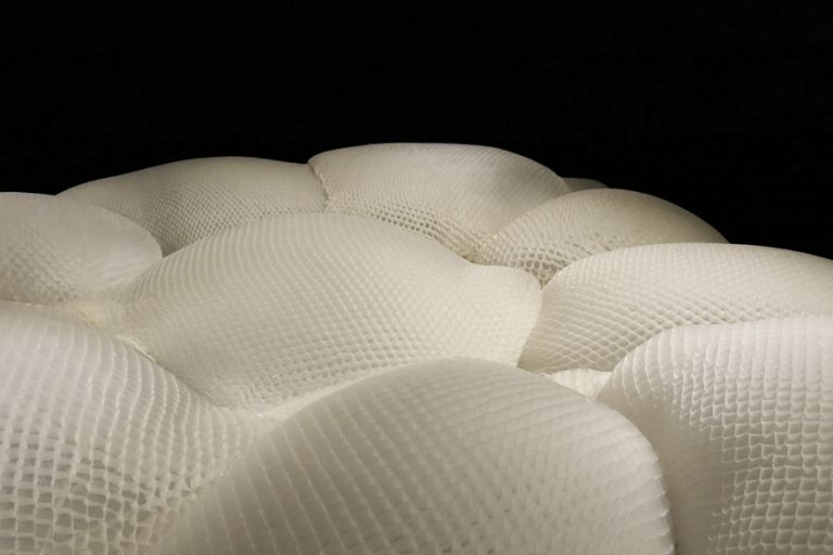 Emilie Faïf, scénographe plasticienne, sculpture textile éco ...