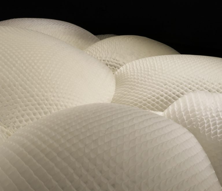 Emilie Faïf, scénographe plasticienne, sculpture textile éco ...