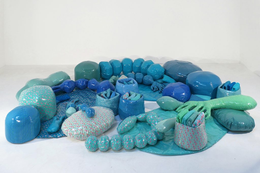 Emilie Faïf, scénographe plasticienne, sculpture textile éco ...
